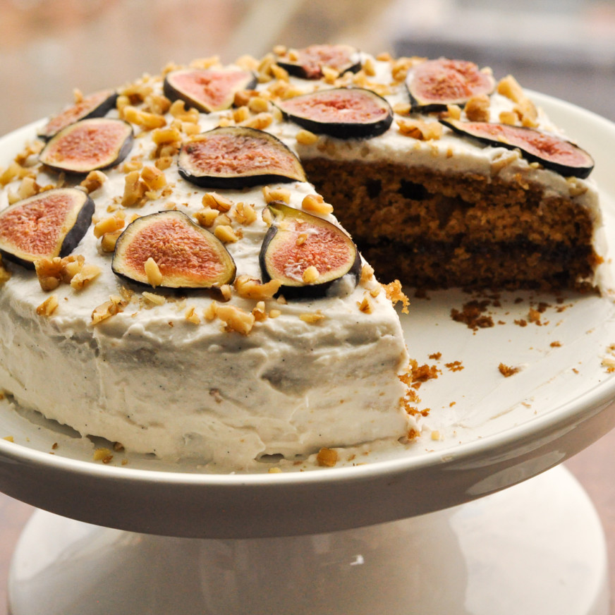 FRESH FIG CAKE RECIPE: VEGAN AND GUILT-FREE - Veggiecurean